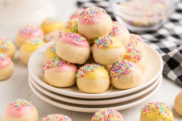 FROSTED ITALIAN COOKIES - Family Cookie Recipes