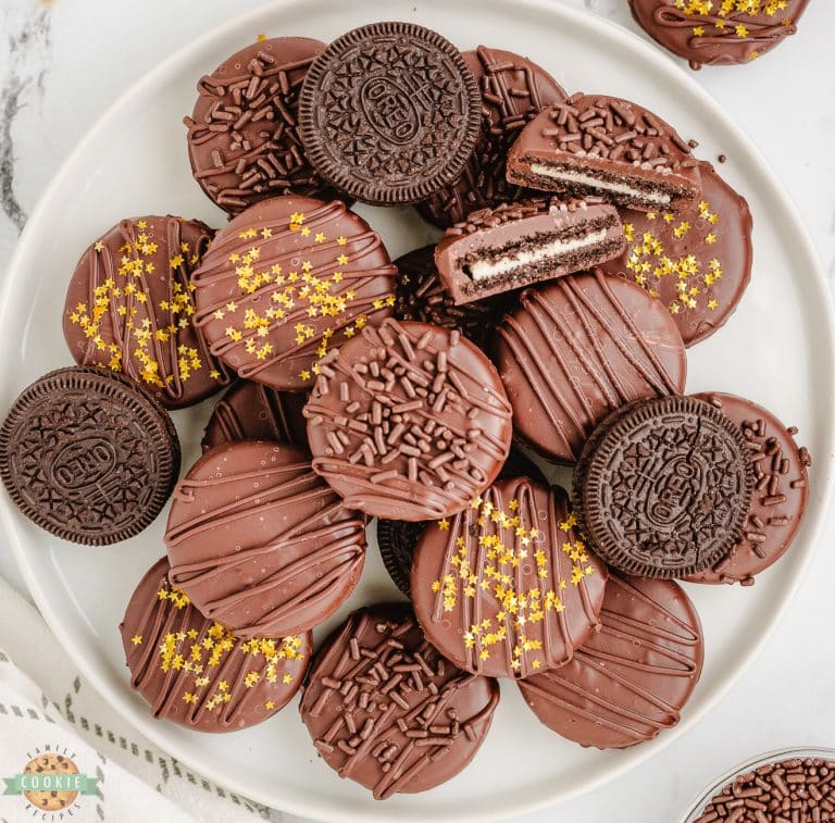 CHOCOLATE DIPPED OREOS - Family Cookie Recipes