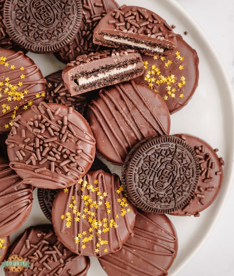 CHOCOLATE DIPPED OREOS - Family Cookie Recipes