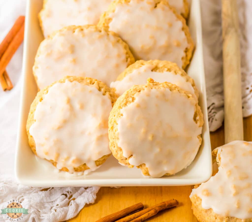 SOFT & CHEWY ICED OATMEAL COOKIES - Family Cookie Recipes